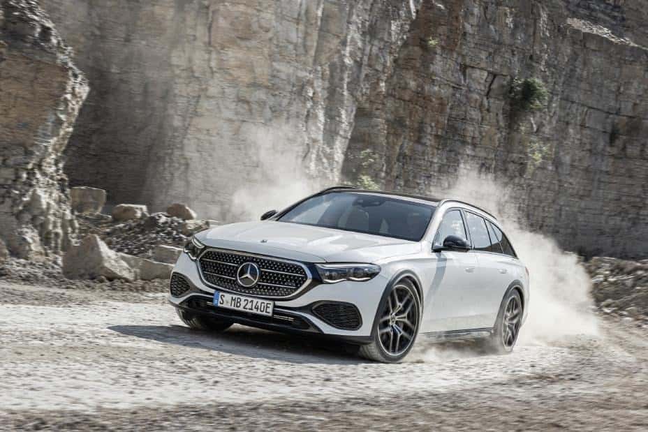 Mercedes-Benz AIRMATIC Suspension: Comfort & Control for Suburban Roads