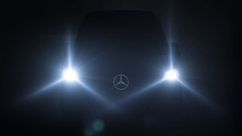 What Is Mercedes-Benz Digital Light and How Does It Work Around Hoffman ...
