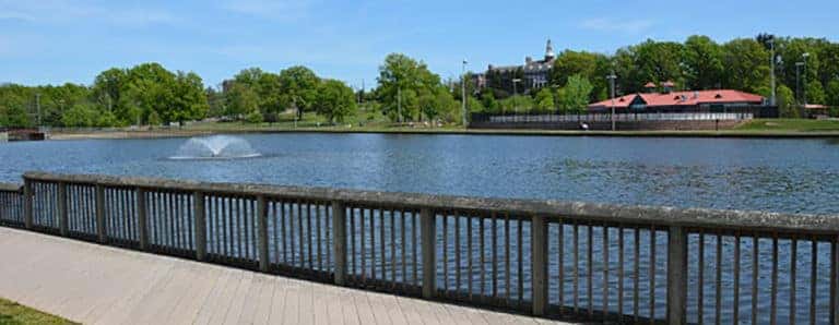 Learn About the Best Parks in Edison Mercedes-Benz of Edison