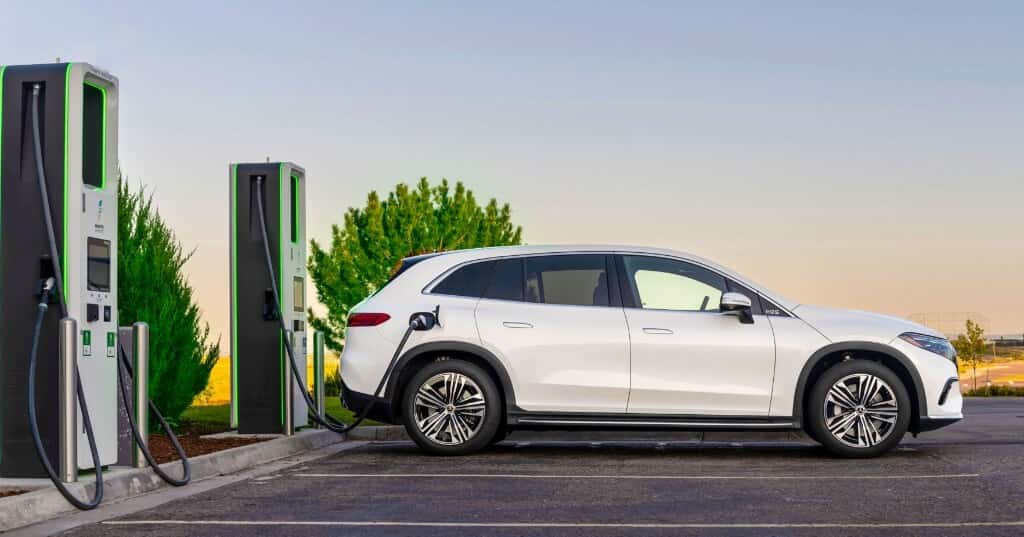Mercedes-Benz Federal Tax Credits for EV Models | Ray Catena Edison