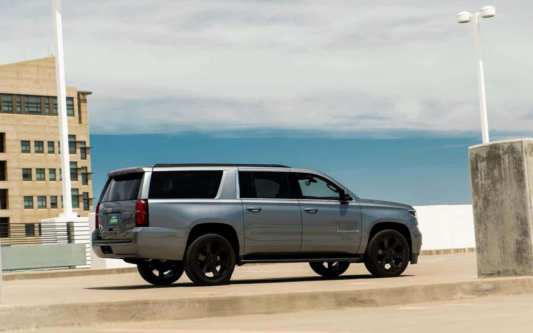 Choosing Between Chevy Suburban and Tahoe? Ultimate Guide